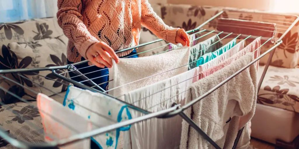 6 errores de lavado que dejan mal olor en la ropa – Trucos Para Casa